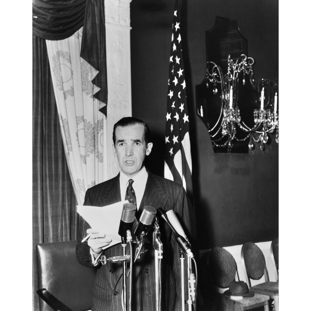 Edward R. Murrow N(1908-1965). American Broadcast Journalist And News ...
