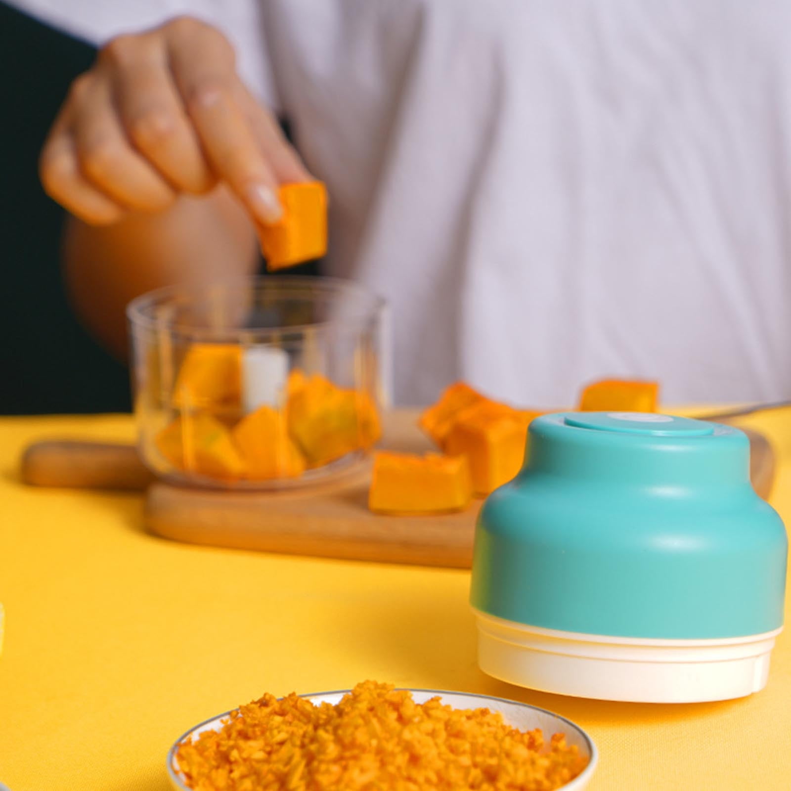 Electric Mincer Chopper, 250ml Portable Electric Garlic Masher Kitchen ...