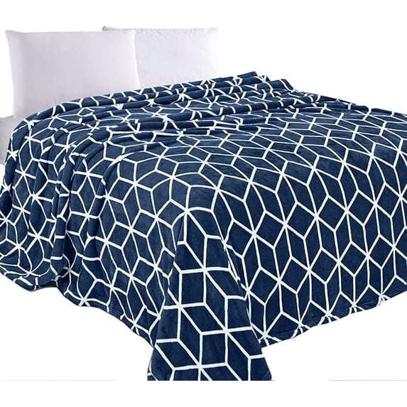 Elegant Comfort Luxury Velvety Feel Blanket, All-Season Lightweight ...