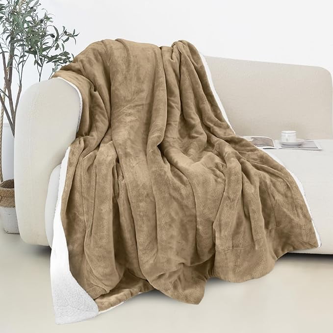 Elegant Comfort Reversible and Plush Flannel Fleece Sherpa Throw ...