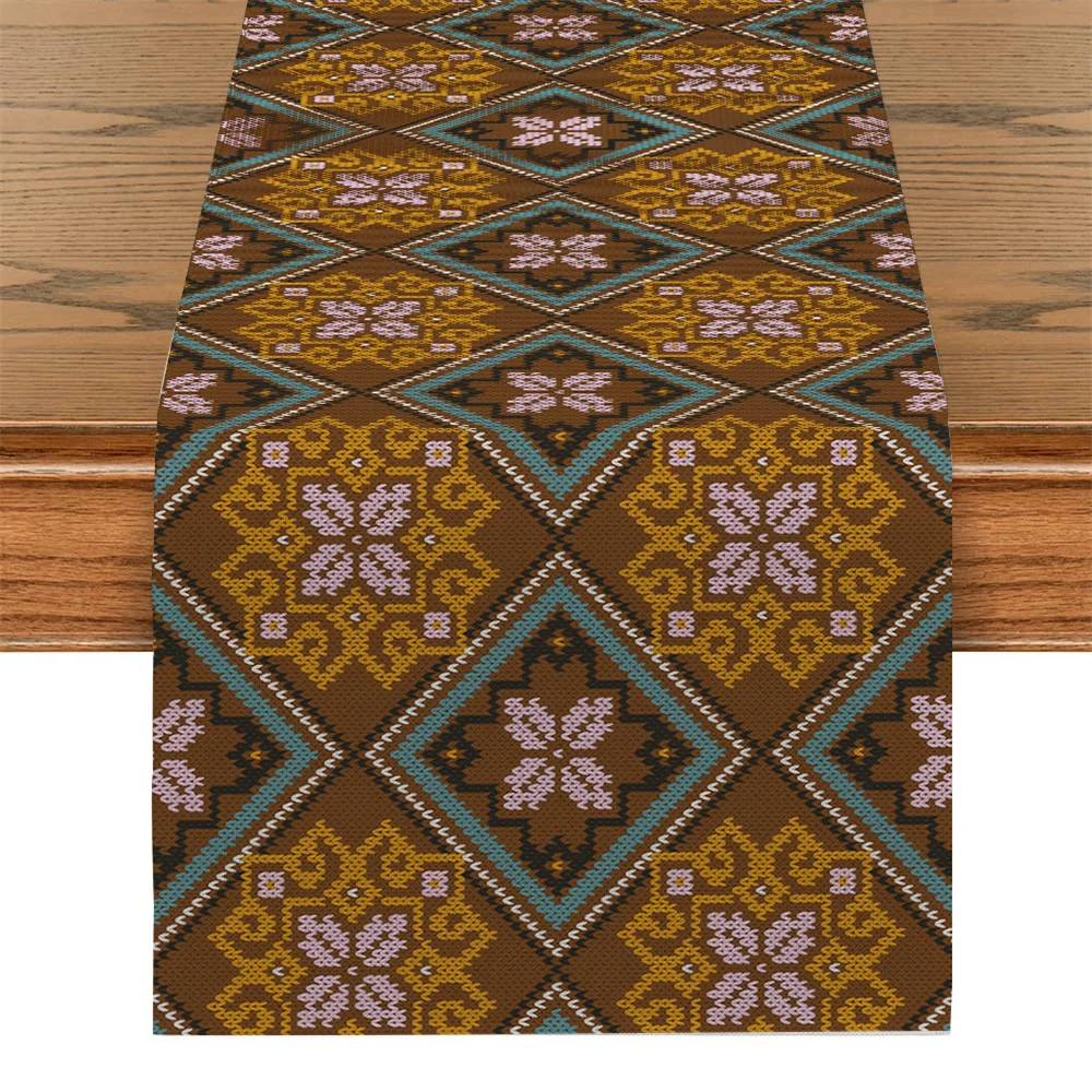 Elegant Geometric Pattern Table Flag Grid Symmetrical Floral Table ...