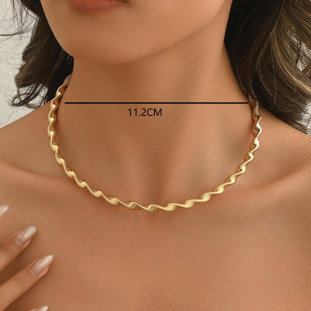 Elegant Ripple Chain Necklace Smooth And Graceful For A Timeless Appeal ...