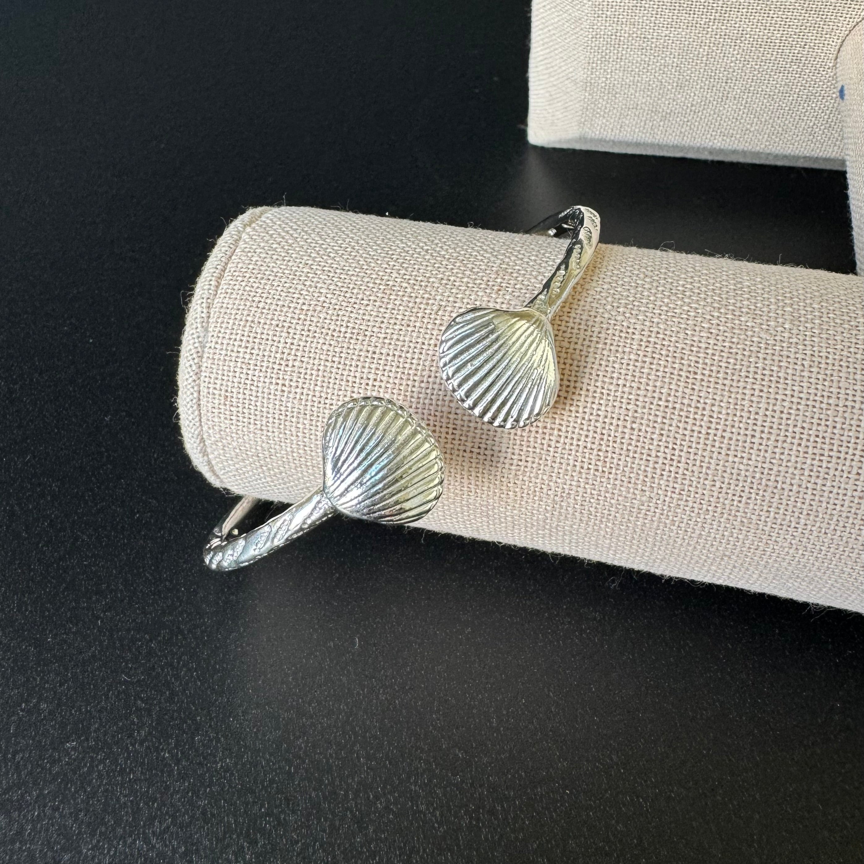 Elegant Sea Shell Scallop .925 Sterling Silver West Indian Bangle, 1 ...