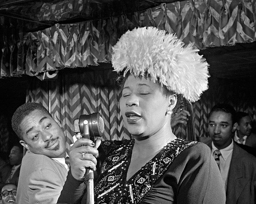 Ella Fitzgerald Singing at Club Downbeat Style - A - 20x30 Inch ...