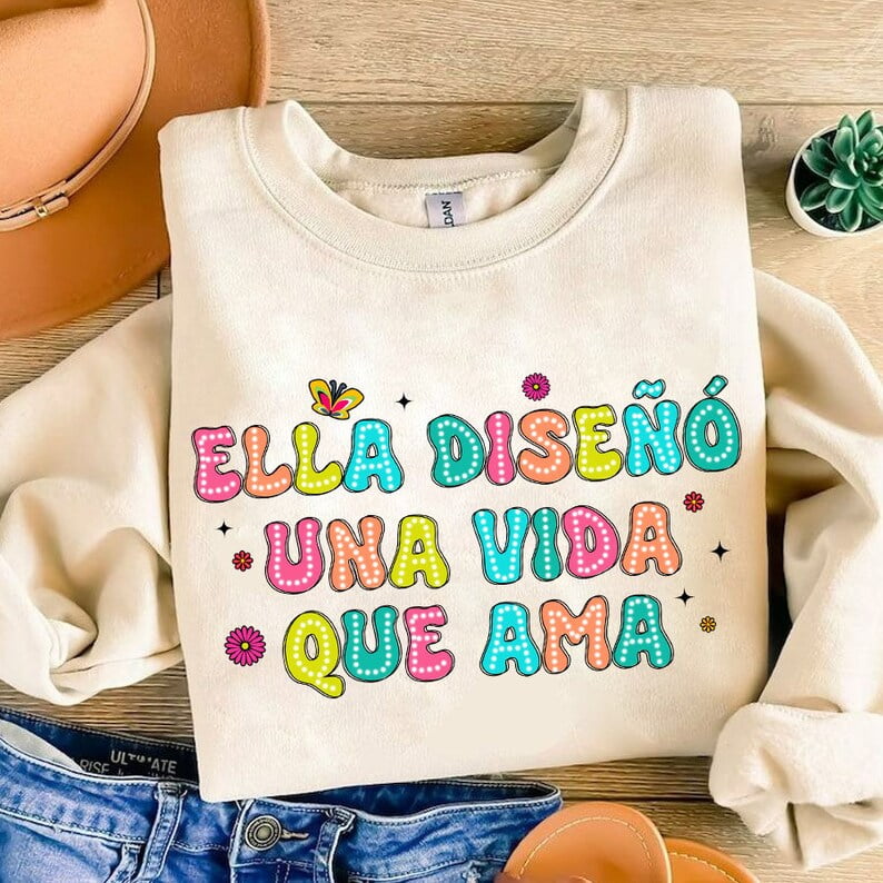 Ella es Diseno Una Vida Que Ama Retro Mother Blessed Mom Spanish Mom ...