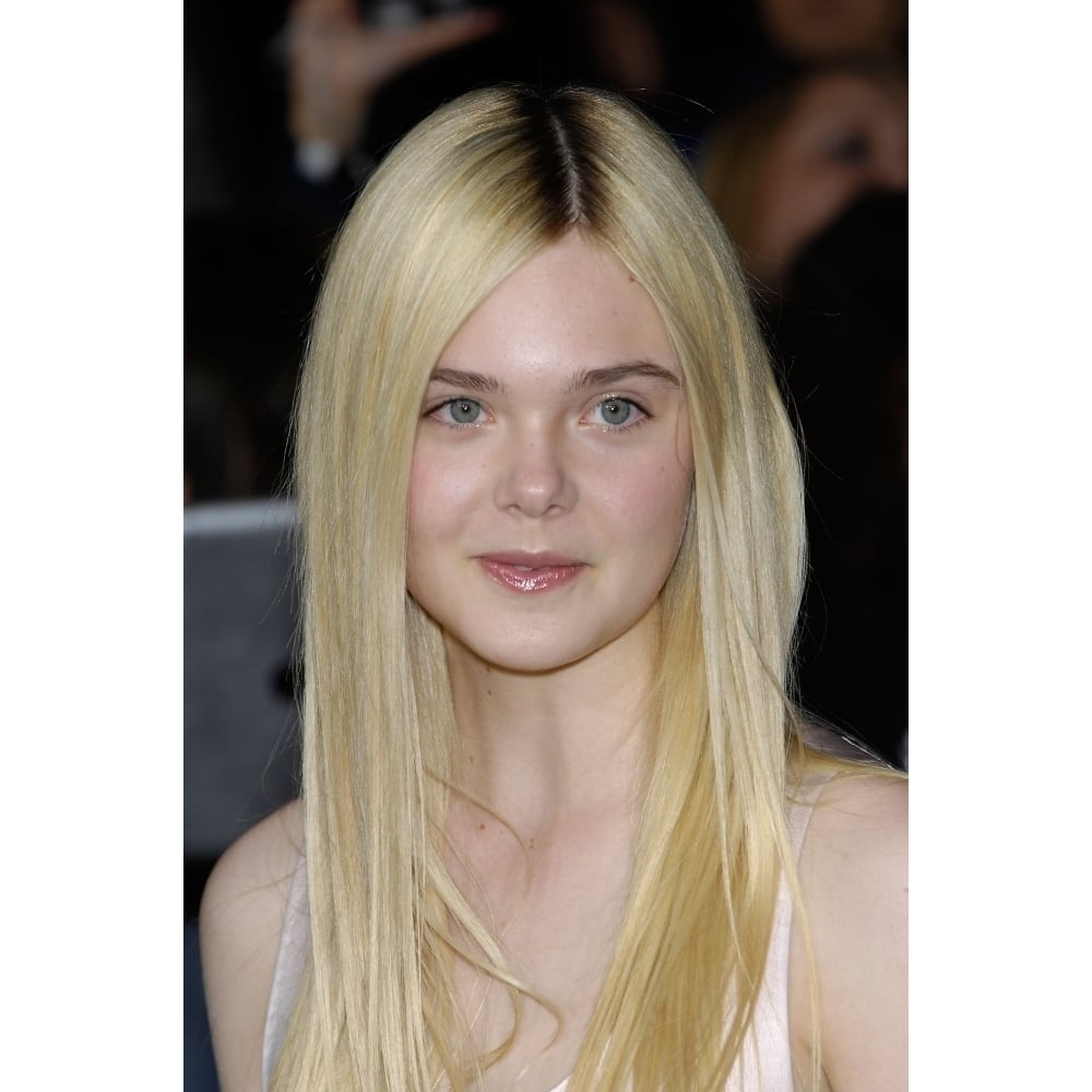 Elle Fanning At Arrivals For The Twilight Saga: Breaking Dawn - Part 2 ...