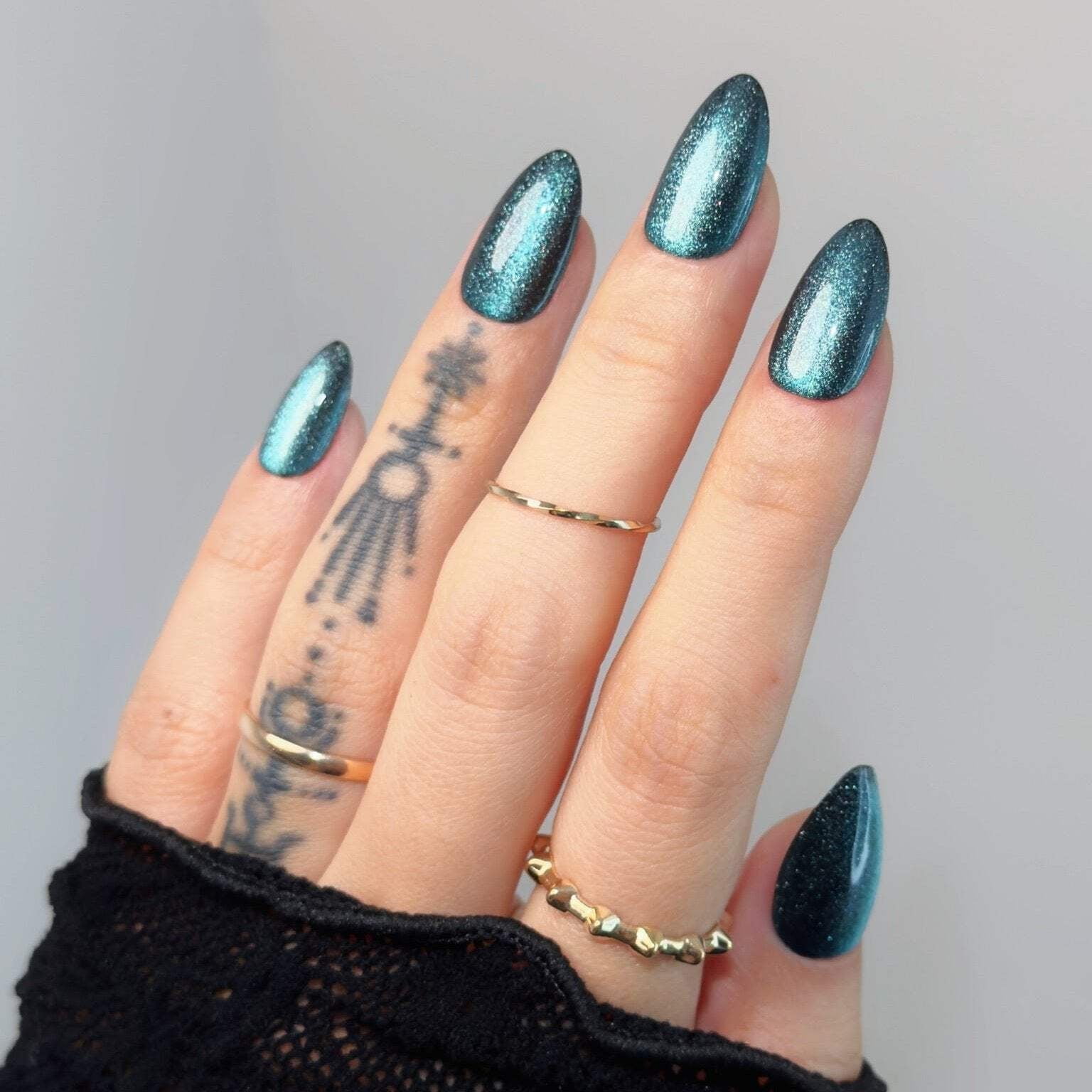 Ellie Vincy Press On Nails - Mystery | NEW, Short Almond Shape, Reusable Nails in 15 Sizes - 30 ...