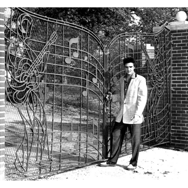 Elvis Presley Stands In Front Of The Gates To Graceland, 4/26/57 Poster ...