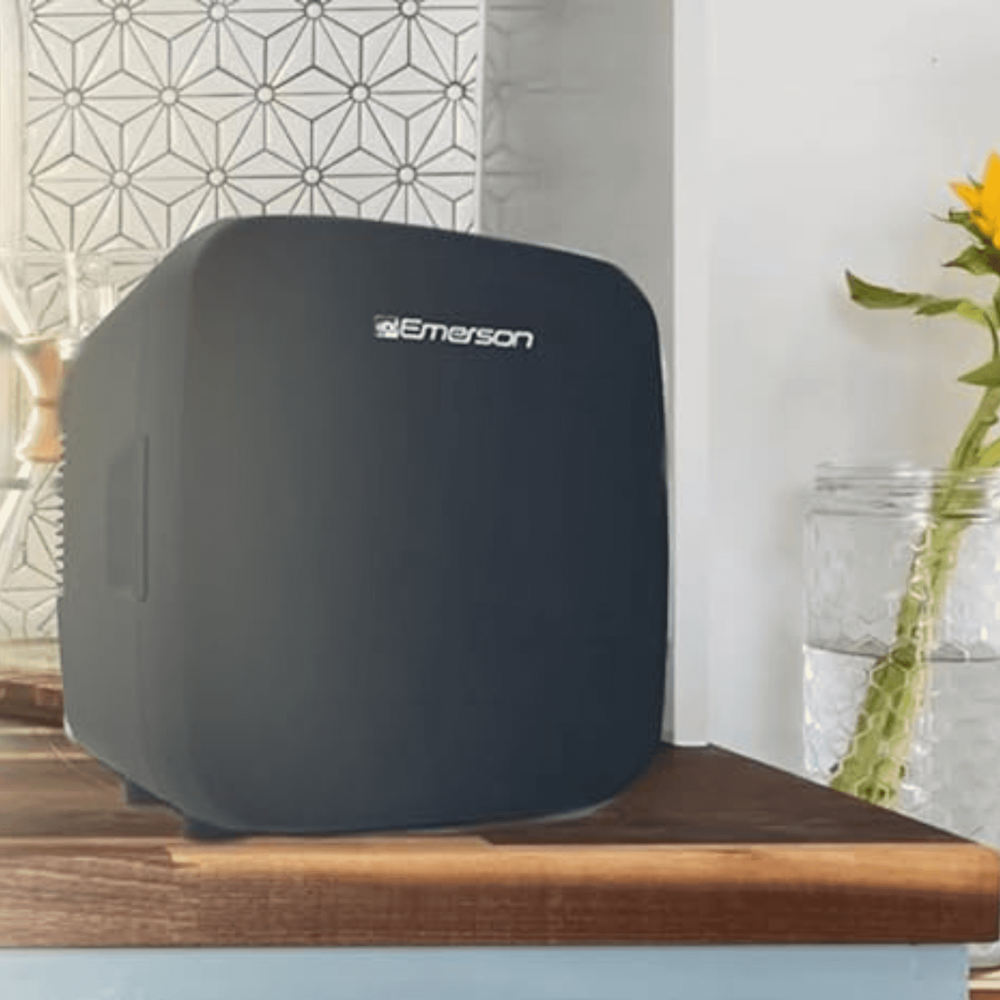 Emerson 12-Can 9.5-Qt. Portable Mini Fridge Cooler XL, EFC-5001 (Black ...