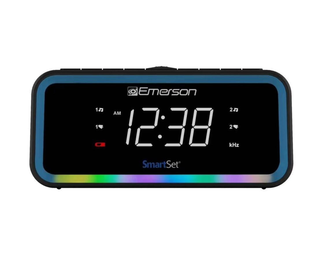 Emerson SmartSet AM/FM, Dual Alarm Clock Radio, 0.9" White LED, USB-C ...