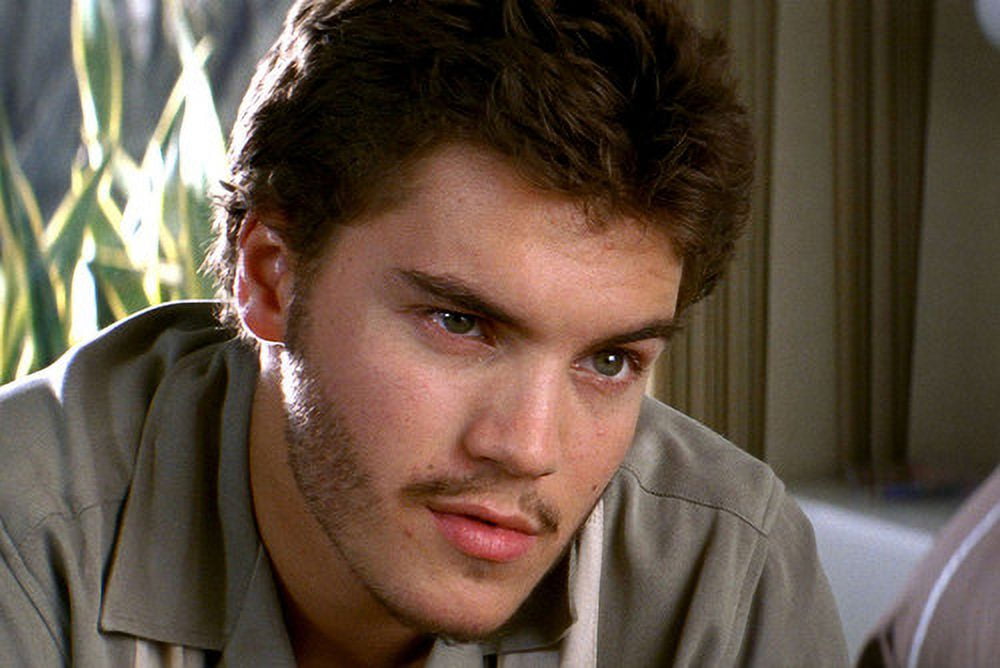 Emile Hirsch Into The Wild 24x36 Poster - Walmart.com