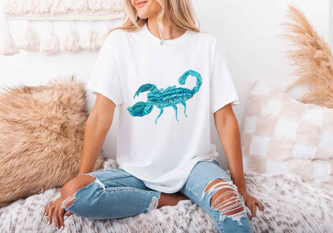 Emperor Scorpion, Detailed Insect Nature Art, Wildlife Graphic Unisex T ...