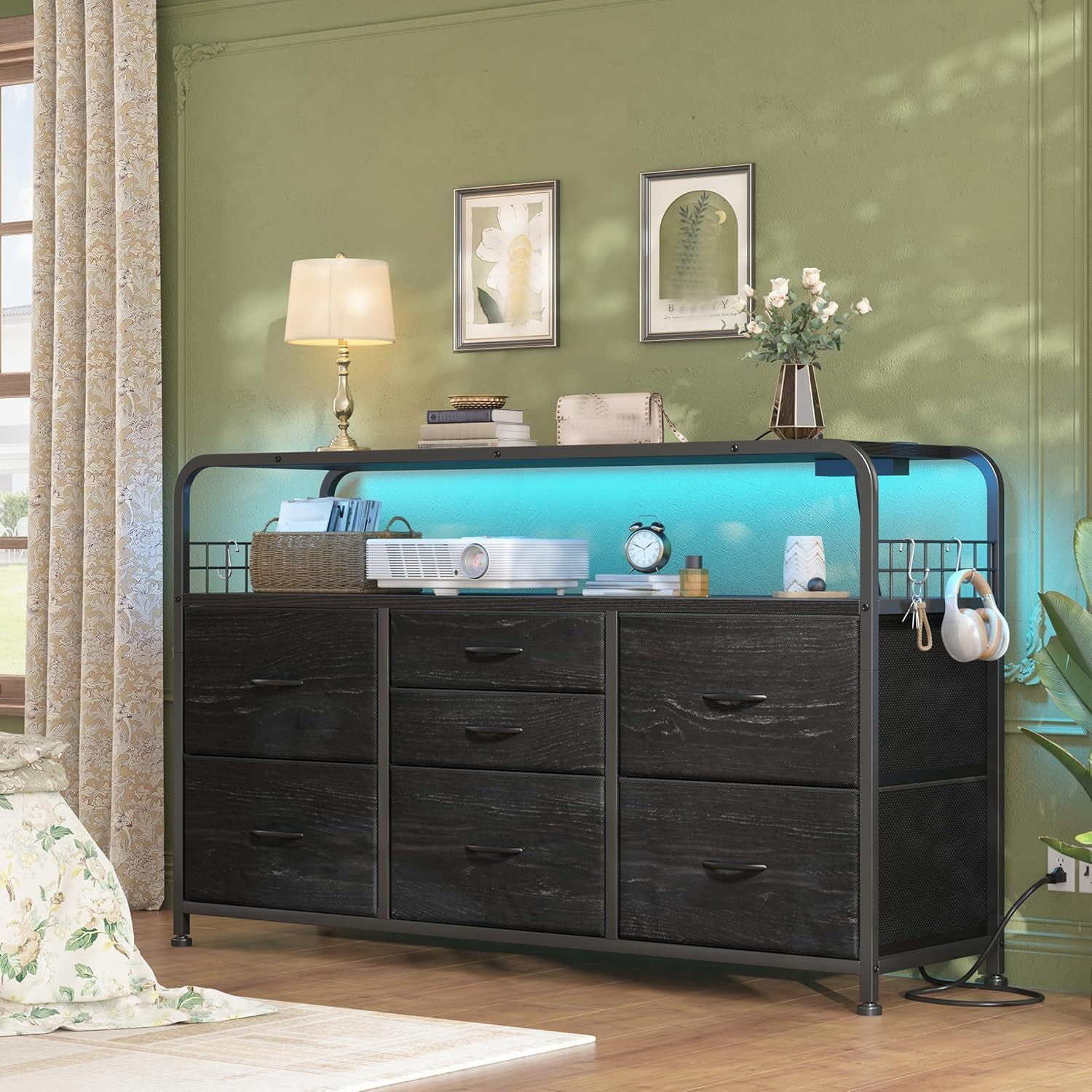 EnHomee Black Dresser for Bedroom with LED Lights & Charging Station, 7 ...