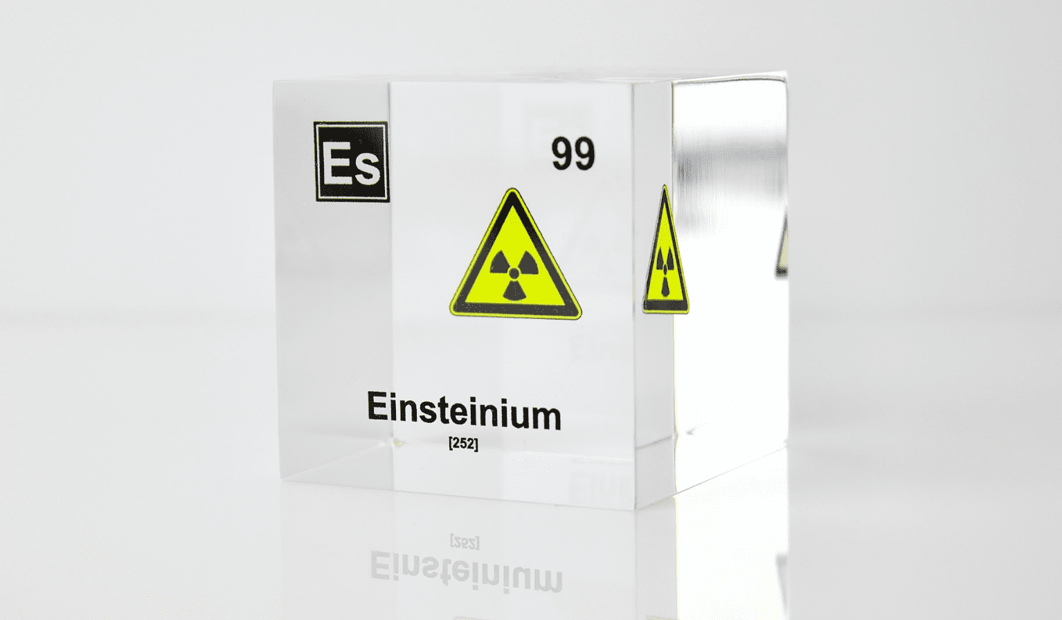 Engineered Labs Educational Einsteinium Element Cube Display Clear Acrylic USA - Walmart.com