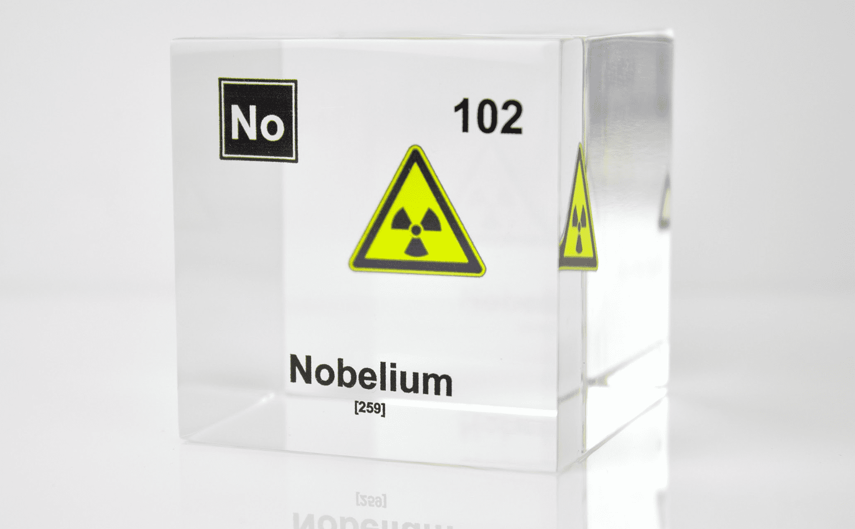 Engineered Labs Educational Nobelium Element Cube Display Clear Acrylic ...