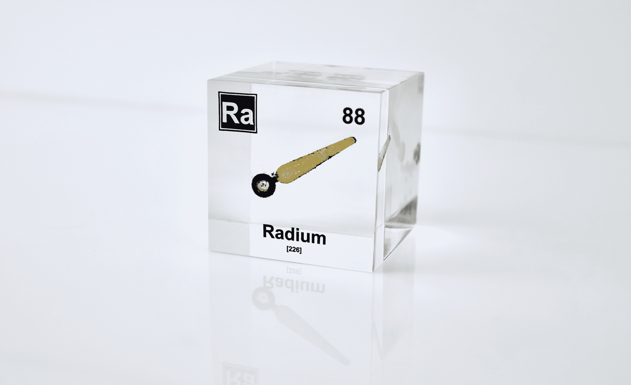Engineered Labs Educational Radium Element Cube Display Clear Acrylic ...