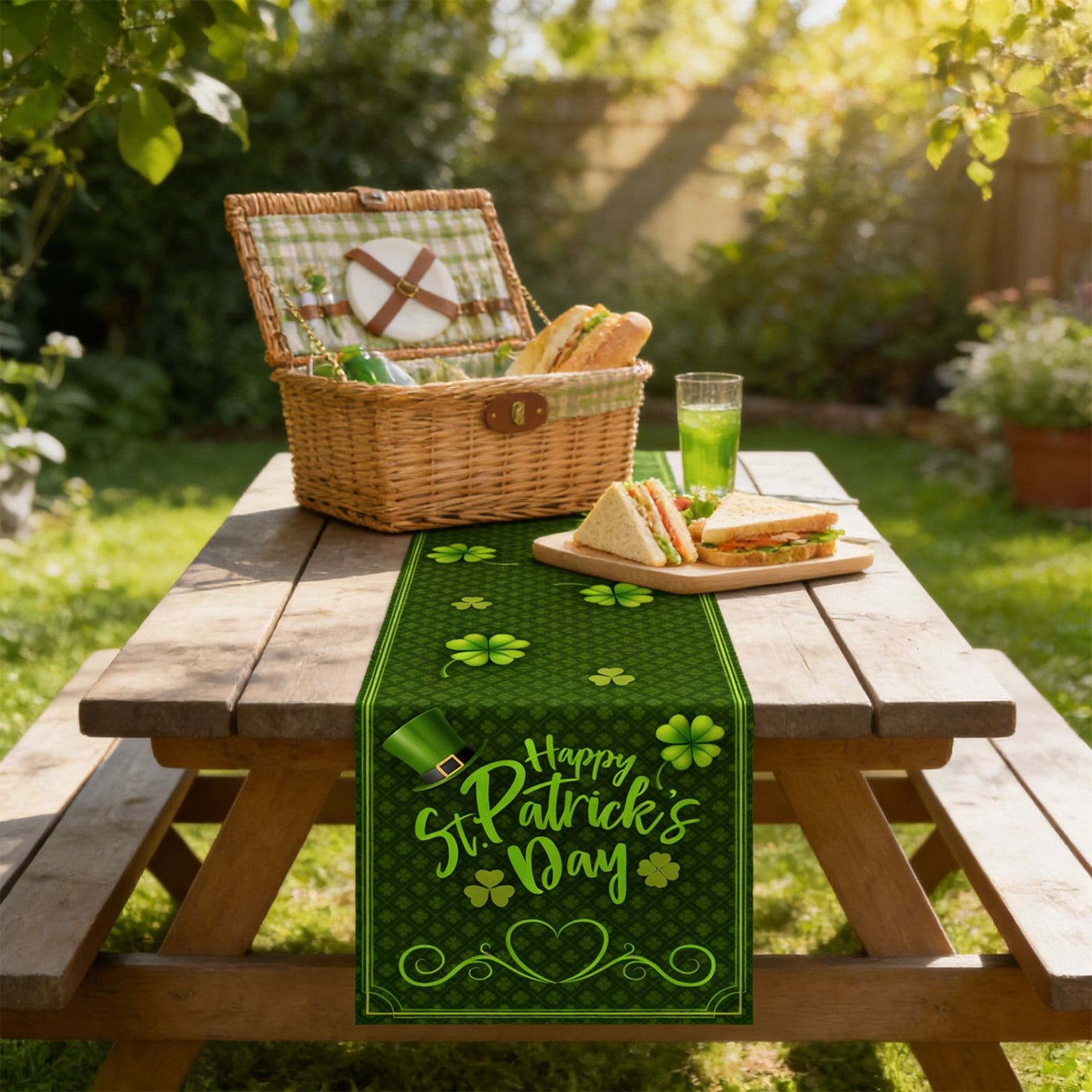 Eoozwa 1 Counts St. Patrick's Day Table Flag Green Clover Design ...