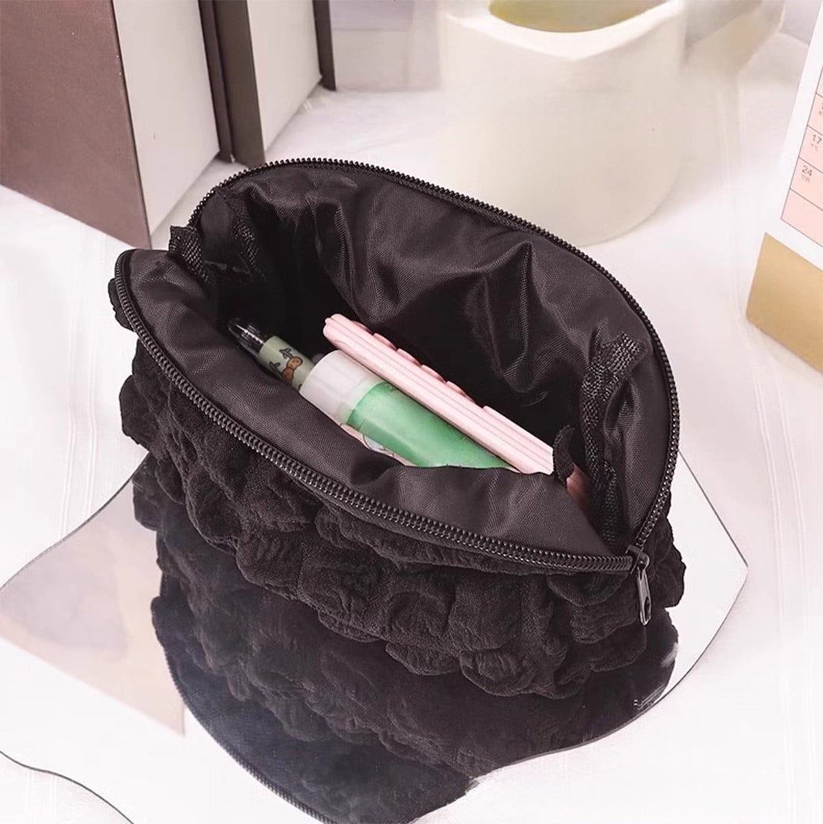 Eoozwa Makeup Bag Checkered Cosmetic Bag Plush Makeup Pouch Large ...