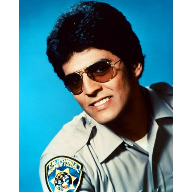 Erik Estrada Chips 24x36 Classic Hollywood Poster - Walmart.com