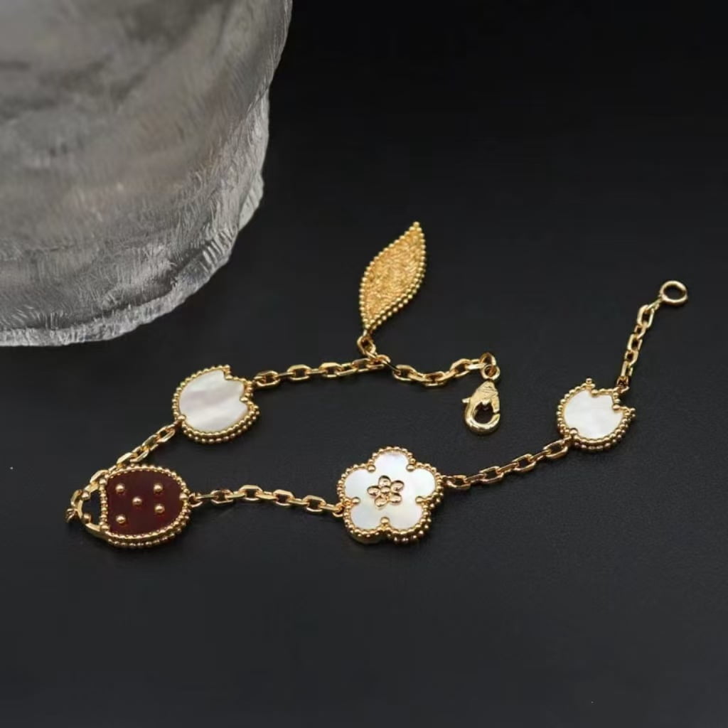 Essentially carved ladybug bracelet five-flower white fritillary ...