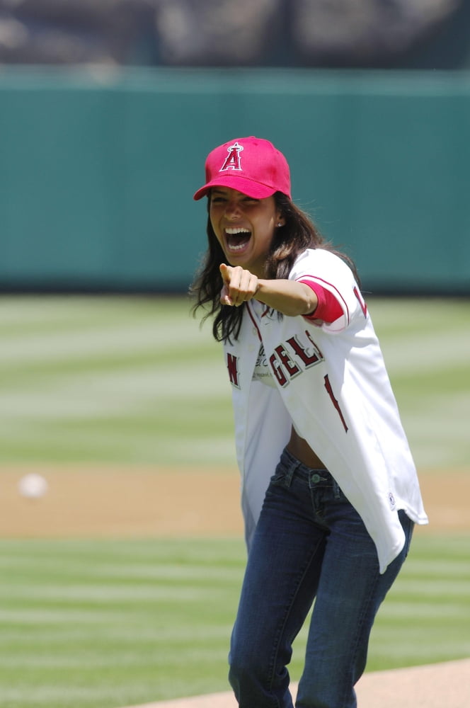 Eva Longoria Makes An Appearance To Throw Out The First Pitch At The ...