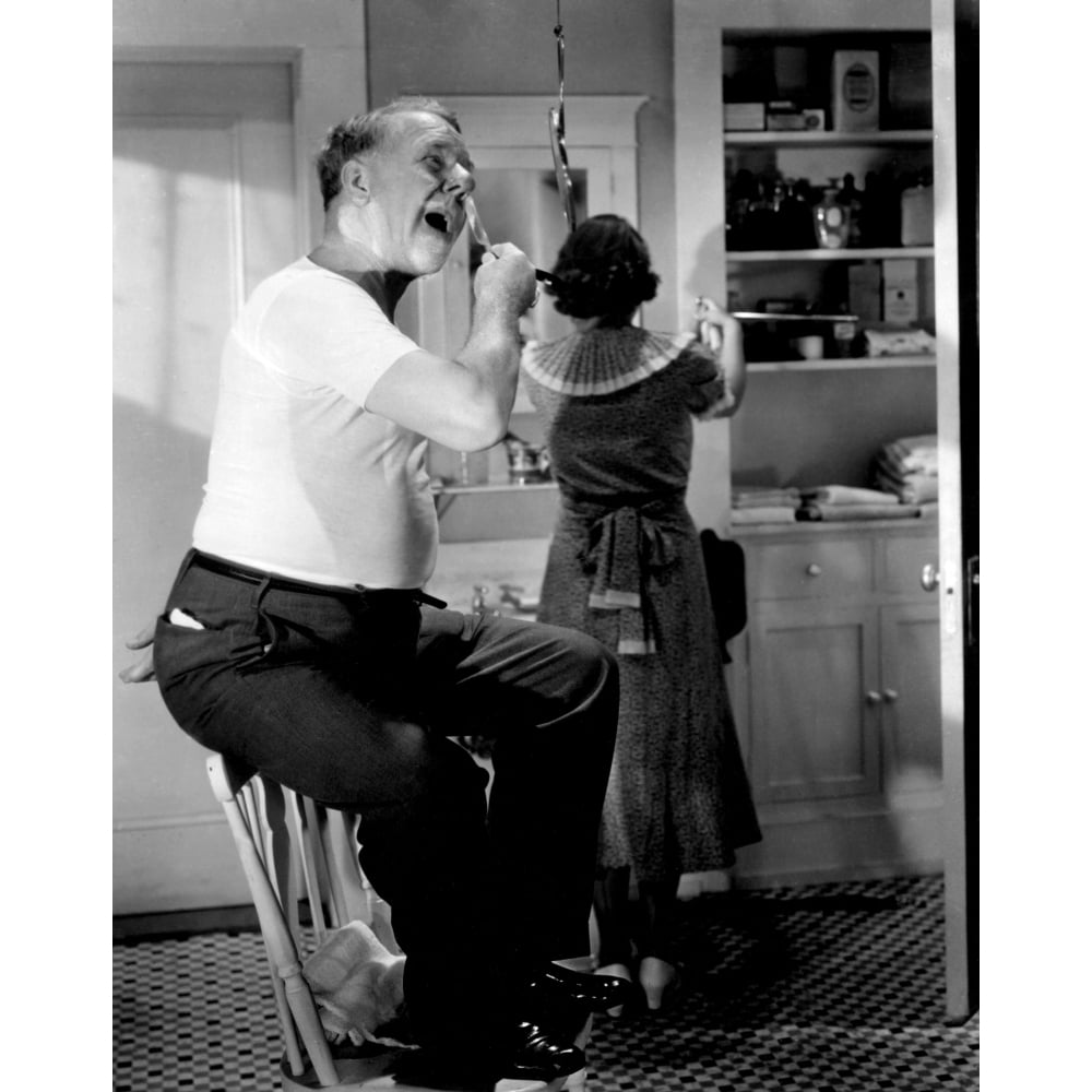 Everett Collection EVCMBDITAGEC004H Its A Gift W.C. Fields 1934 Photo ...