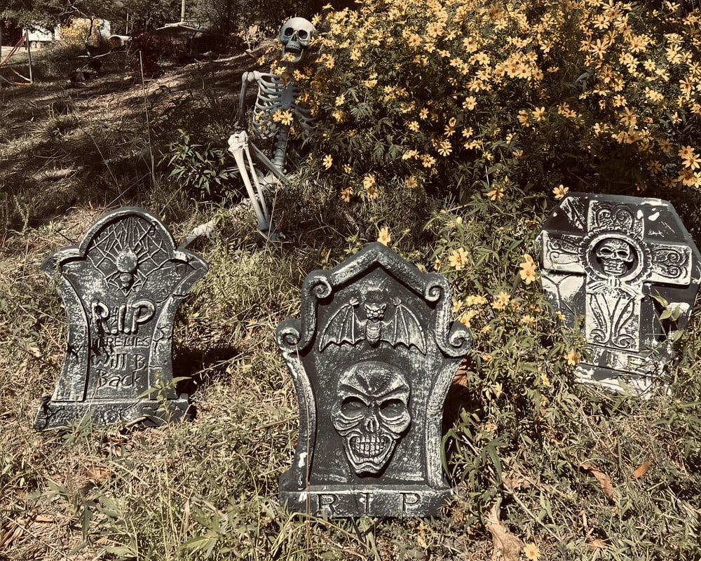 Every Moment Counts Halloween Tombstones 3-Pack 12x17in, Foam Cemetery ...