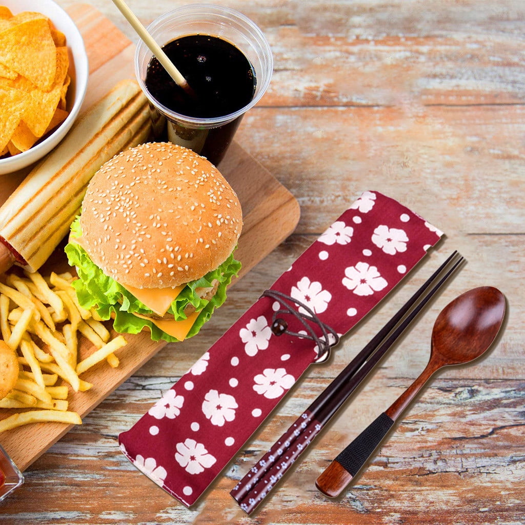 Everyday Dinner Plates A two-piece set of bamboo and wood tableware in ...
