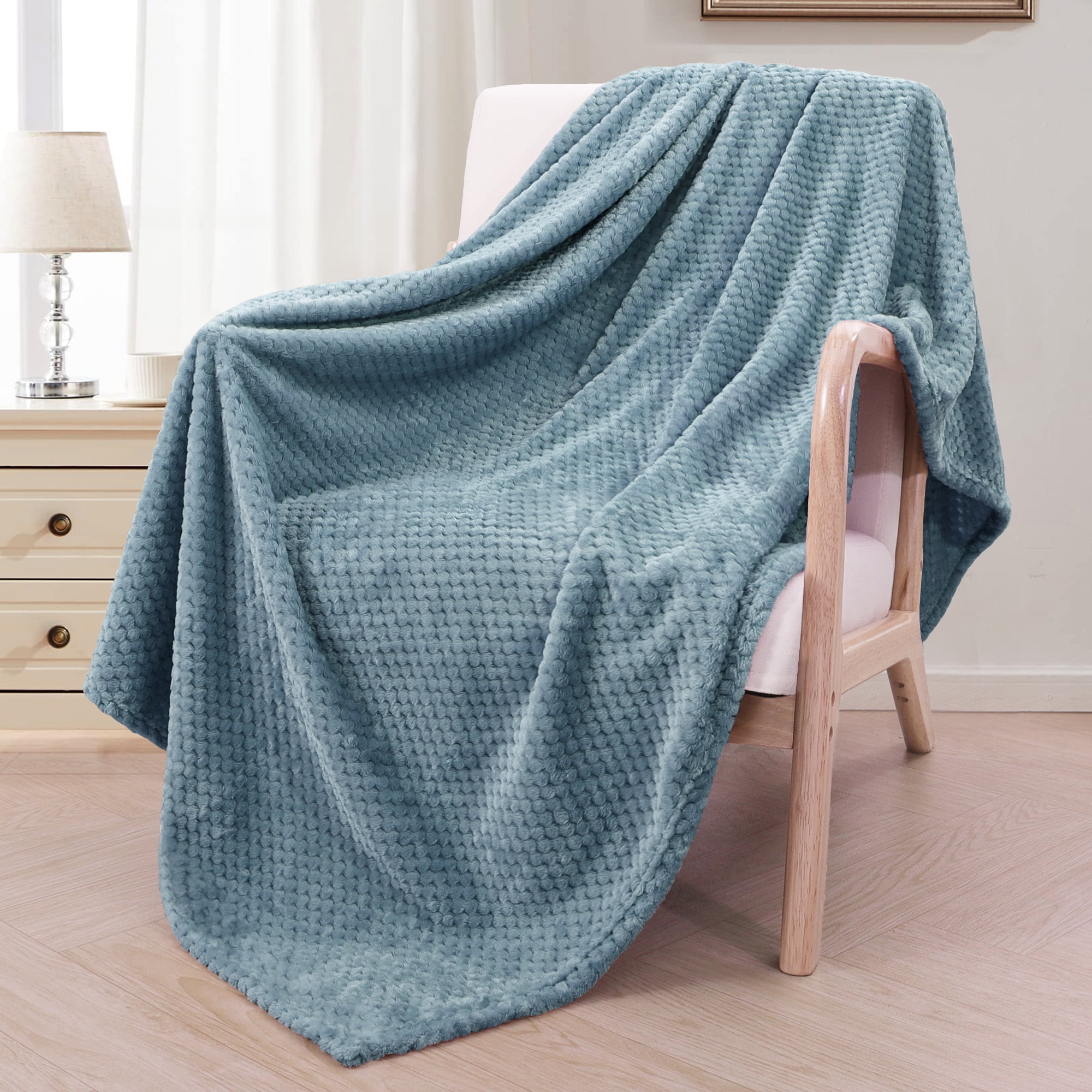 Exclusivo Mezcla Waffle Textured Extra Large Fleece Blanket, Super Soft ...