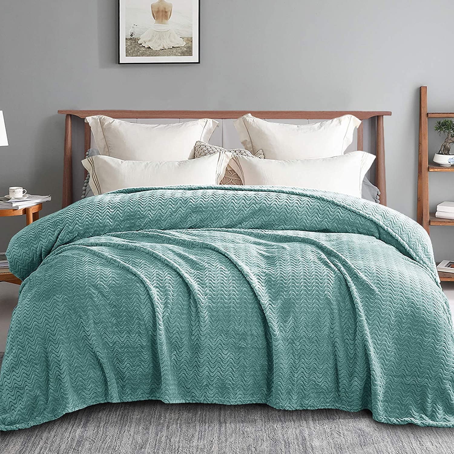 "Exclusivo Mezcla King Size Flannel Fleece Plush Bedspread - Soft ...