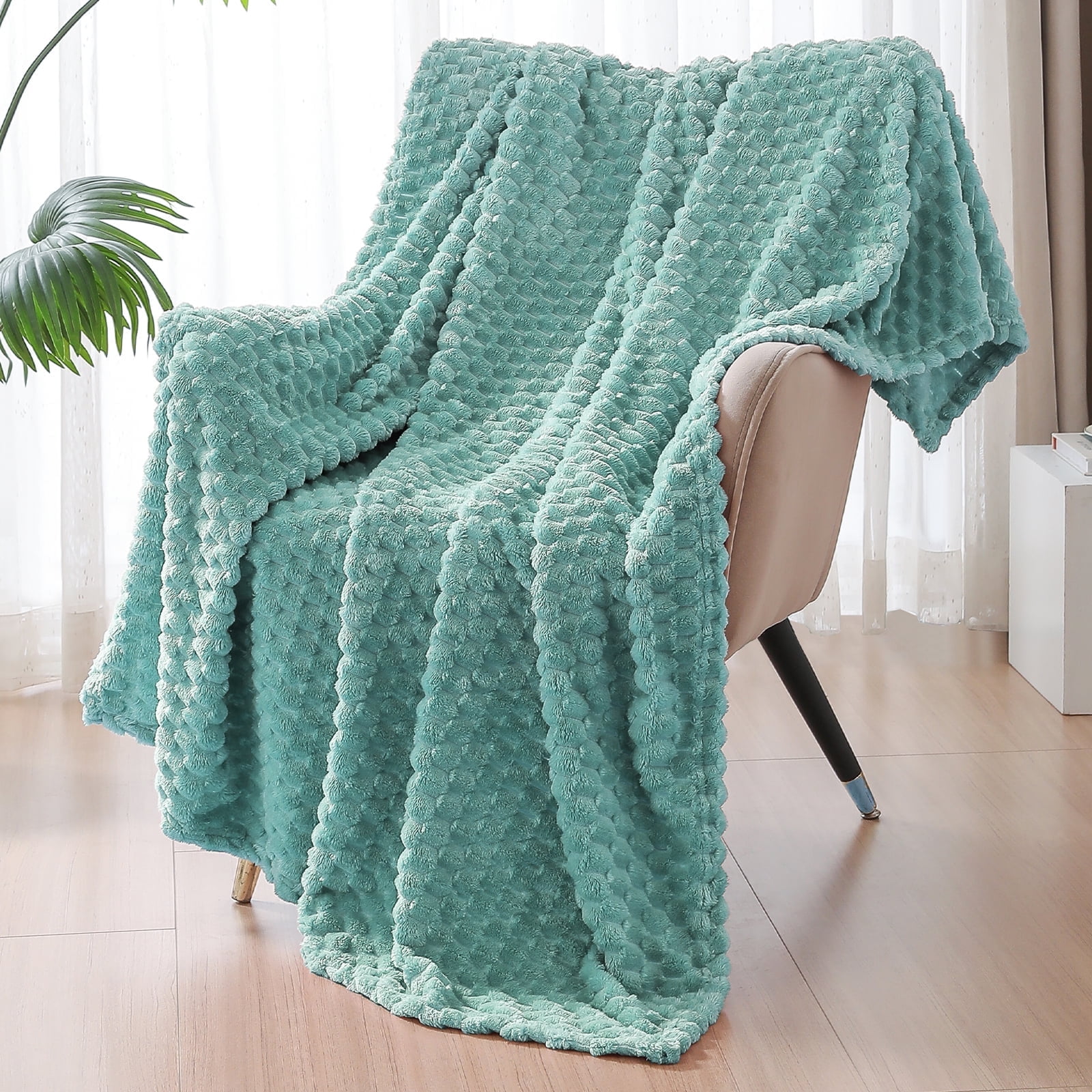 Exclusivo Mezcla Large Soft Fleece Throw Blanket, 50"x70" Stylish ...