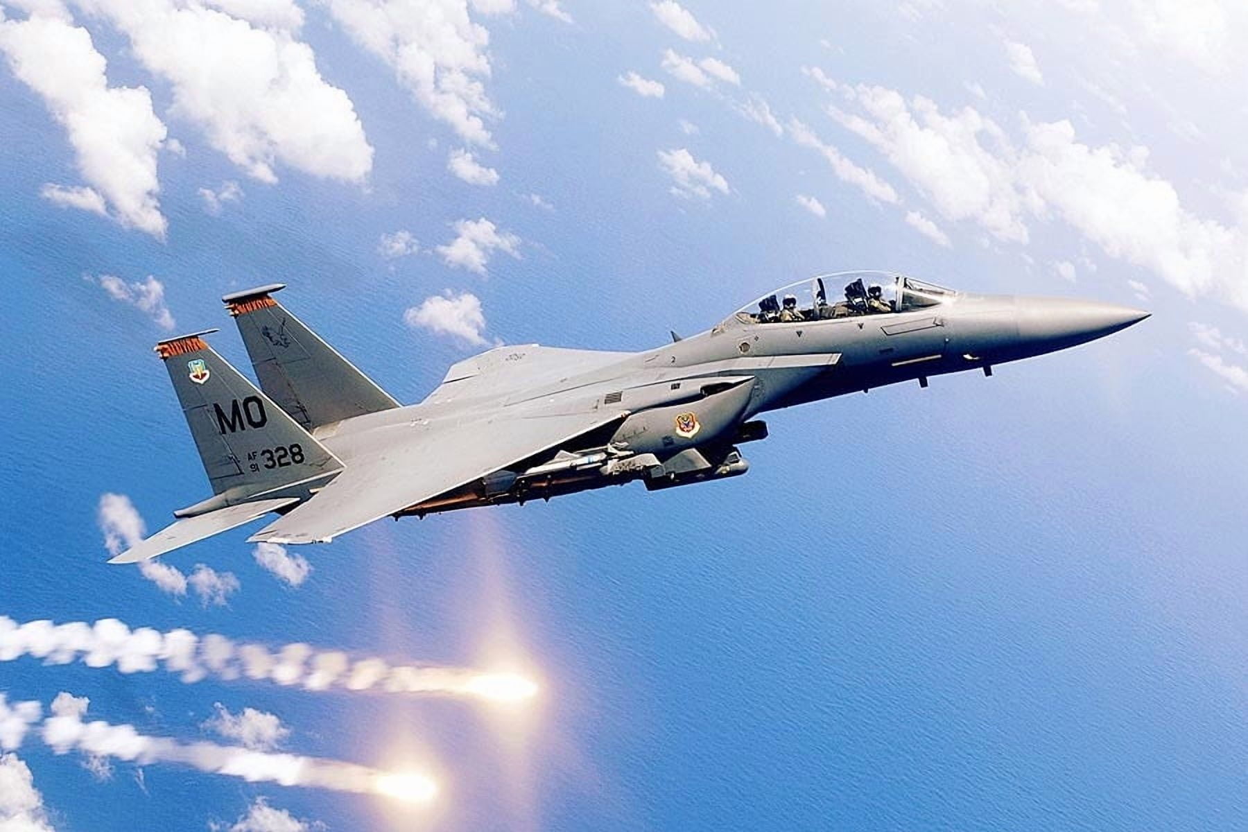 F-15E / F-15 Strike Eagle Firing Flares - 20x30 Inch Laminated Aviation ...