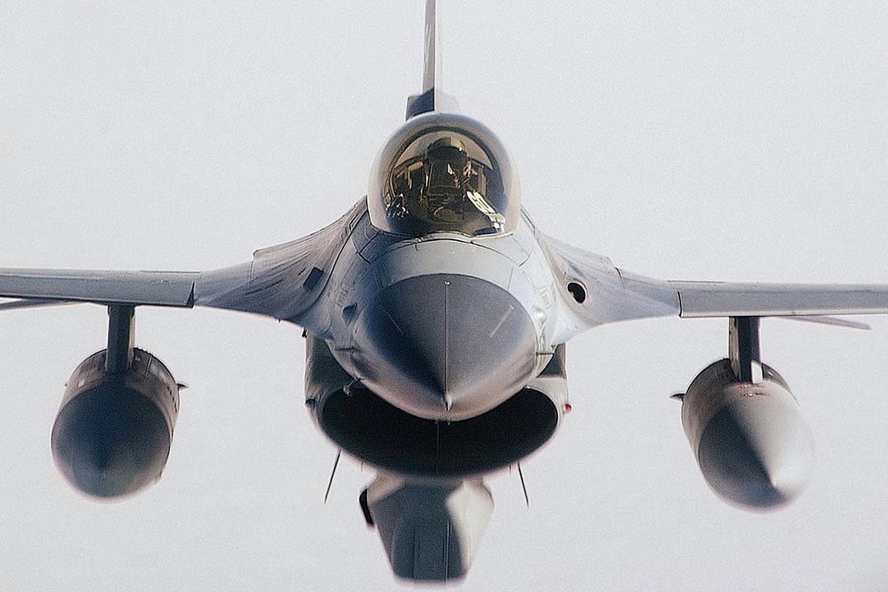 F-16 Fighting Falcon Head-On View - 20x30 Inch Laminated Aviation ...