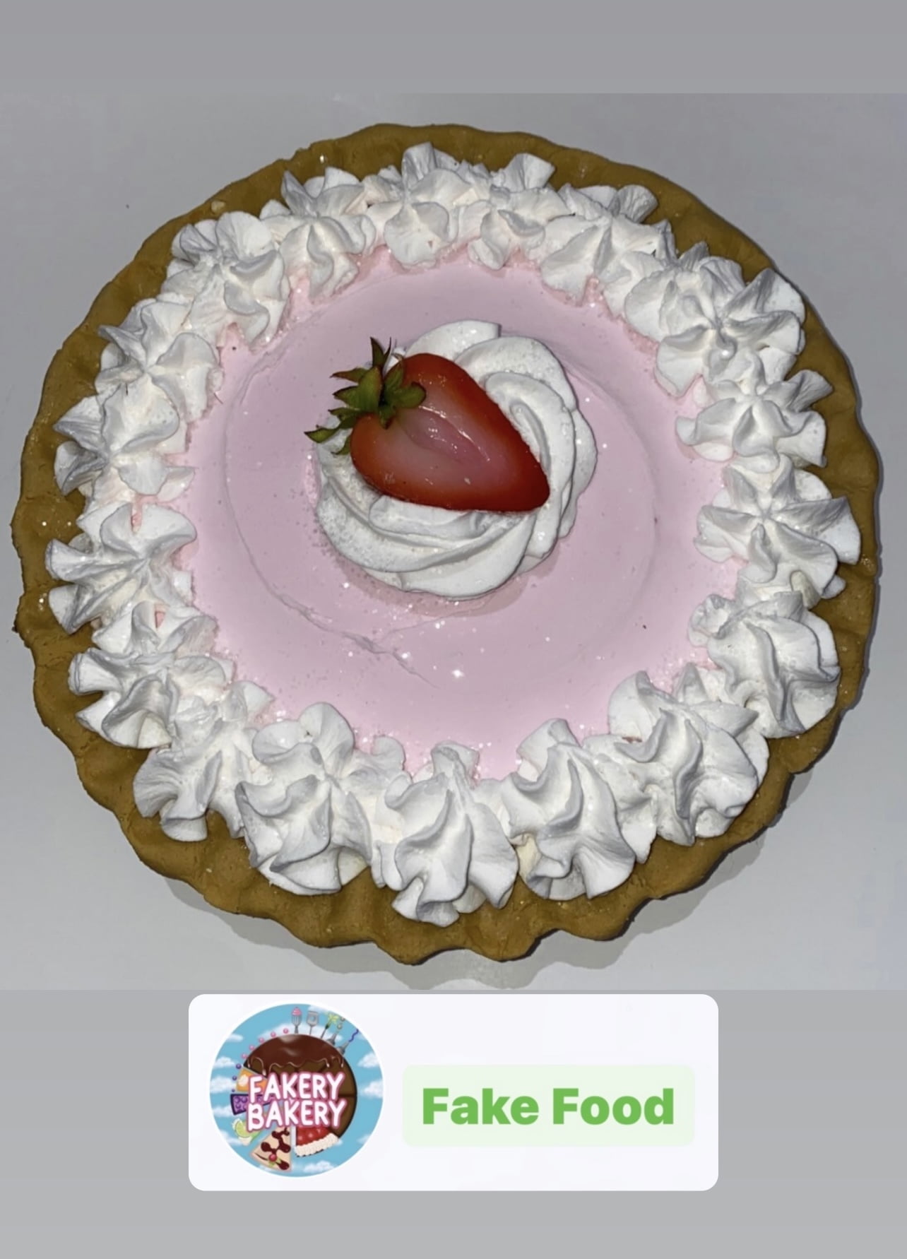 FAKERY BAKERY Fake Food Pie Creamy Strawberry Pink fake pie/prop/faux ...