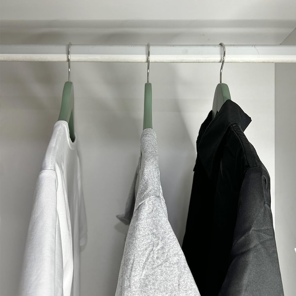 FELISCASA Rainbow Hangers 20 Pack, 360 Degree Swivel - & Non-Slip ...