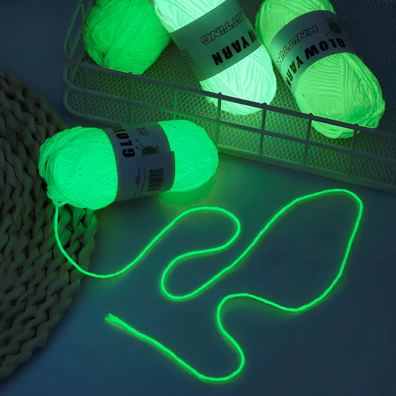 FUYGRCJ Glow in The Dark Yarn, Soft Polyester Crochet Yarn, 5 Rolls ...
