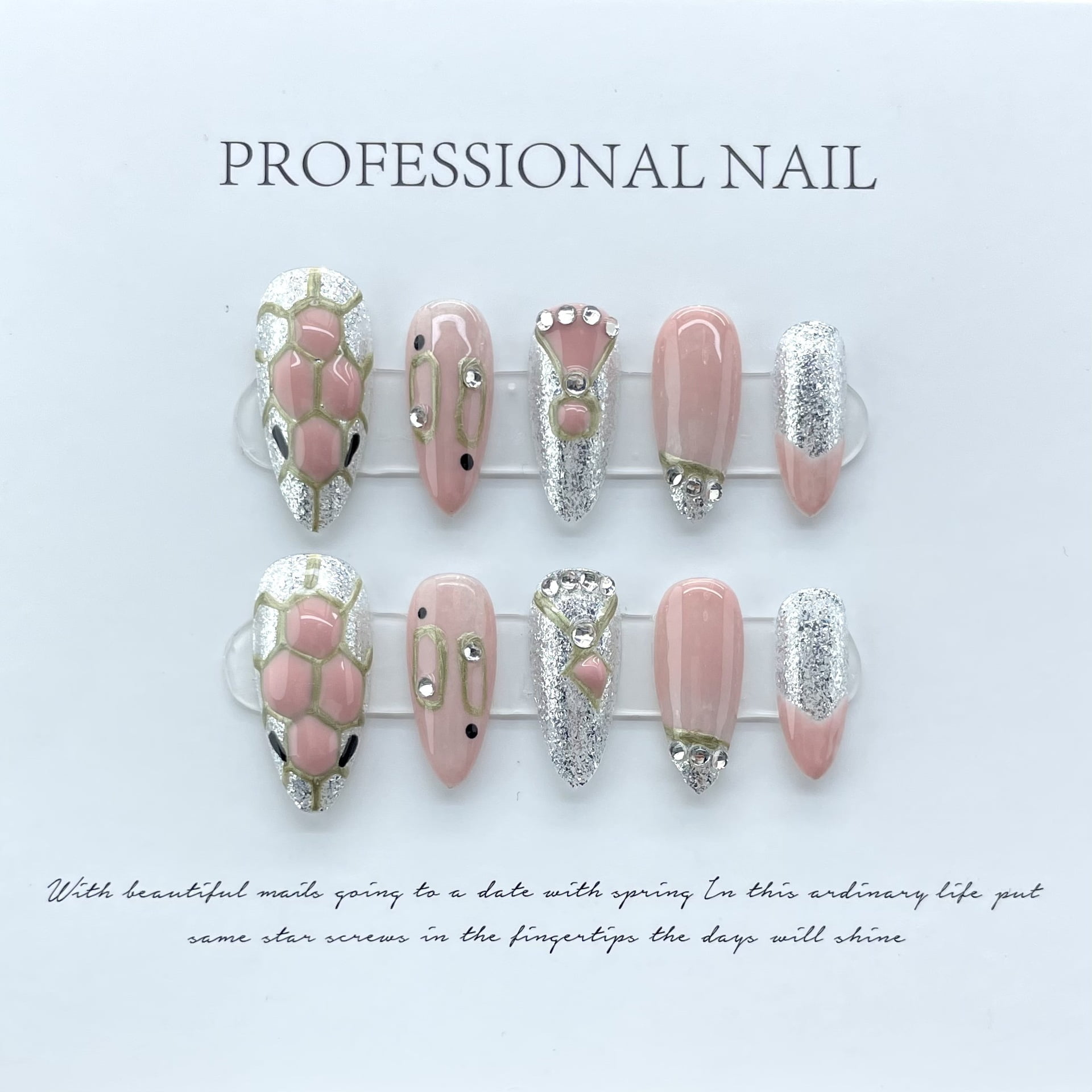 Fake nails. Press to wear nails, disassemble finished products ...