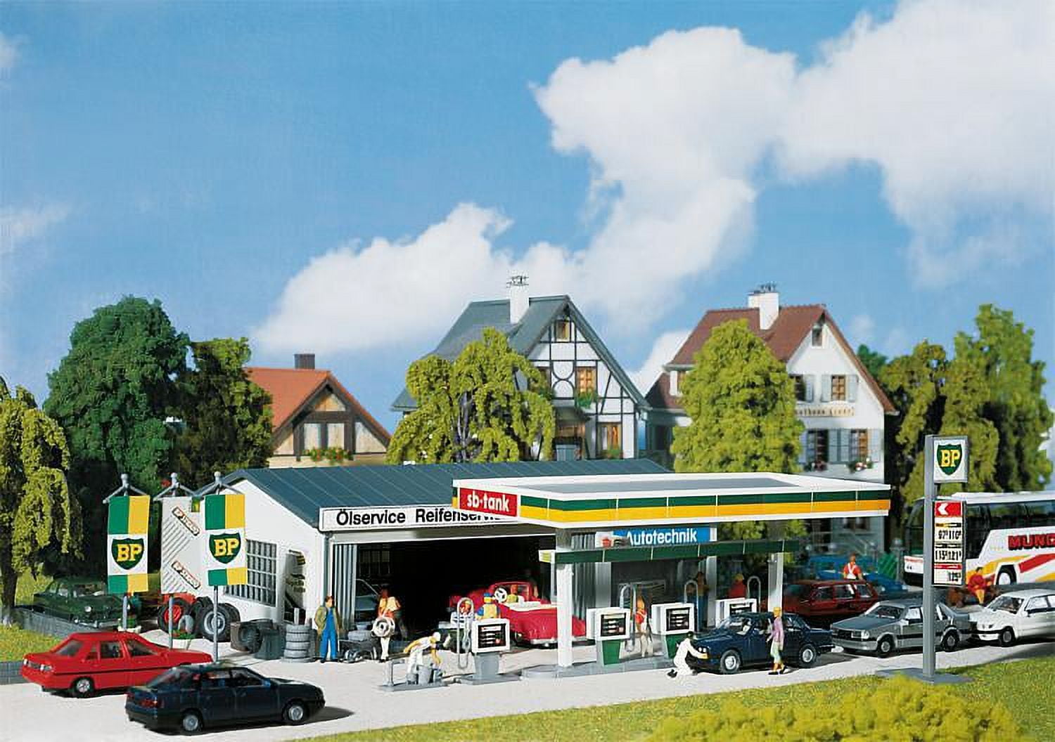 Faller HO Scale Building/Structure Kit BP Petrol/Gas Station with ...