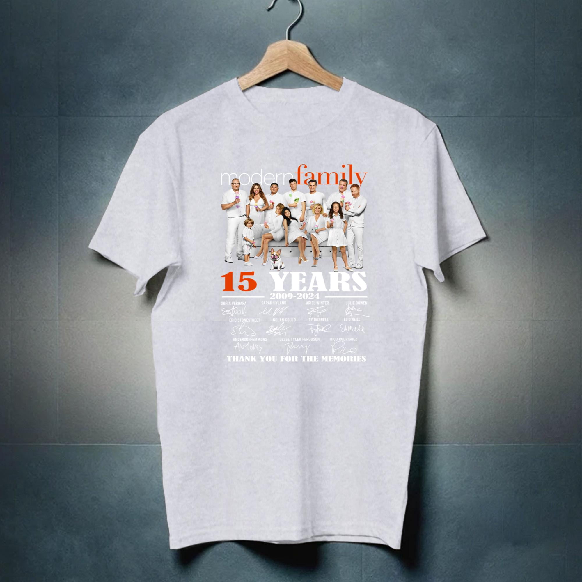 Family Comedy Series Inspired 15 Years 2009-2024 Signatures Thank You ...