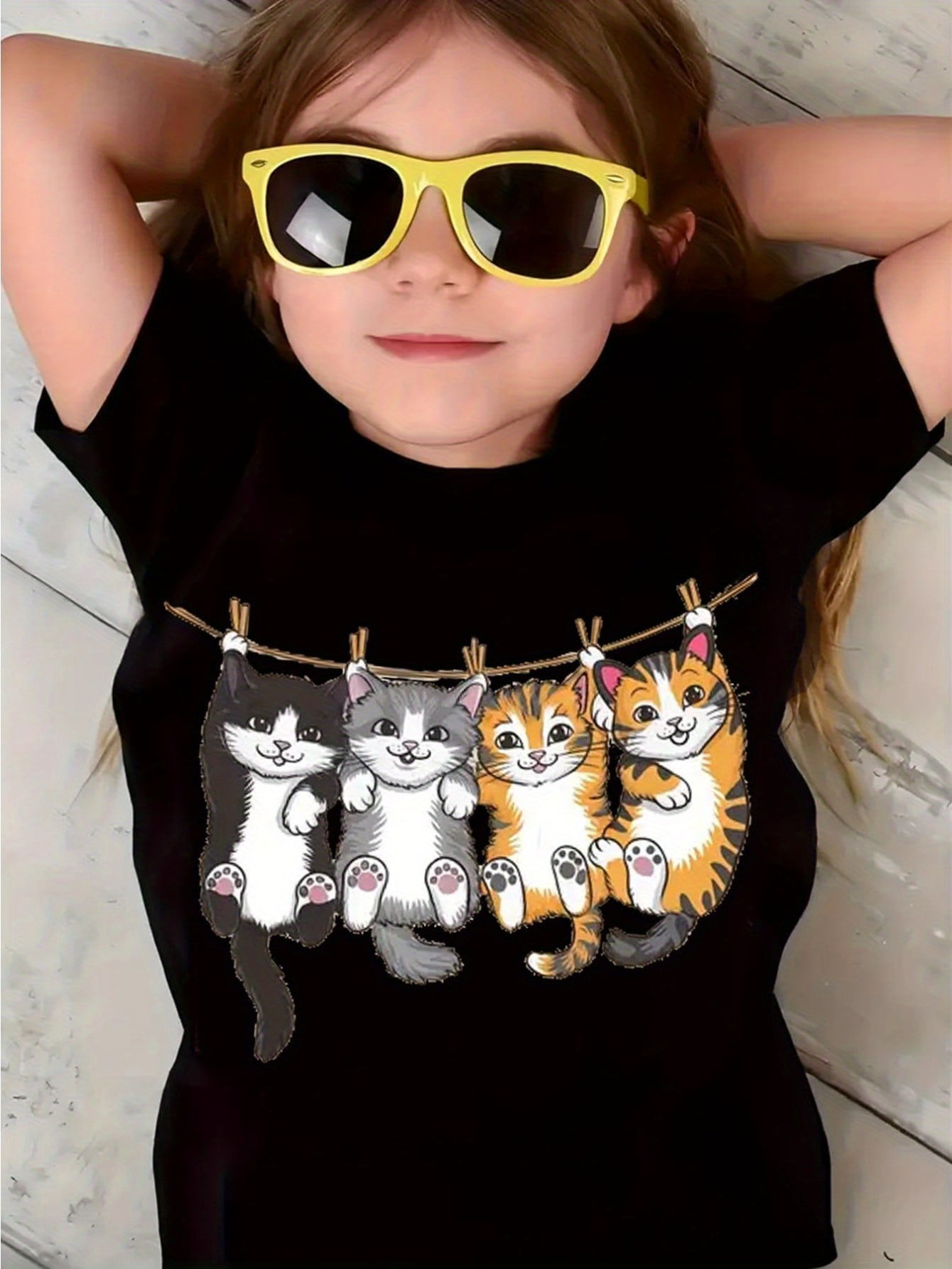 Fashionable Summer Short-Sleeve T-Shirt Featuring a Funny Cartoon Cat ...