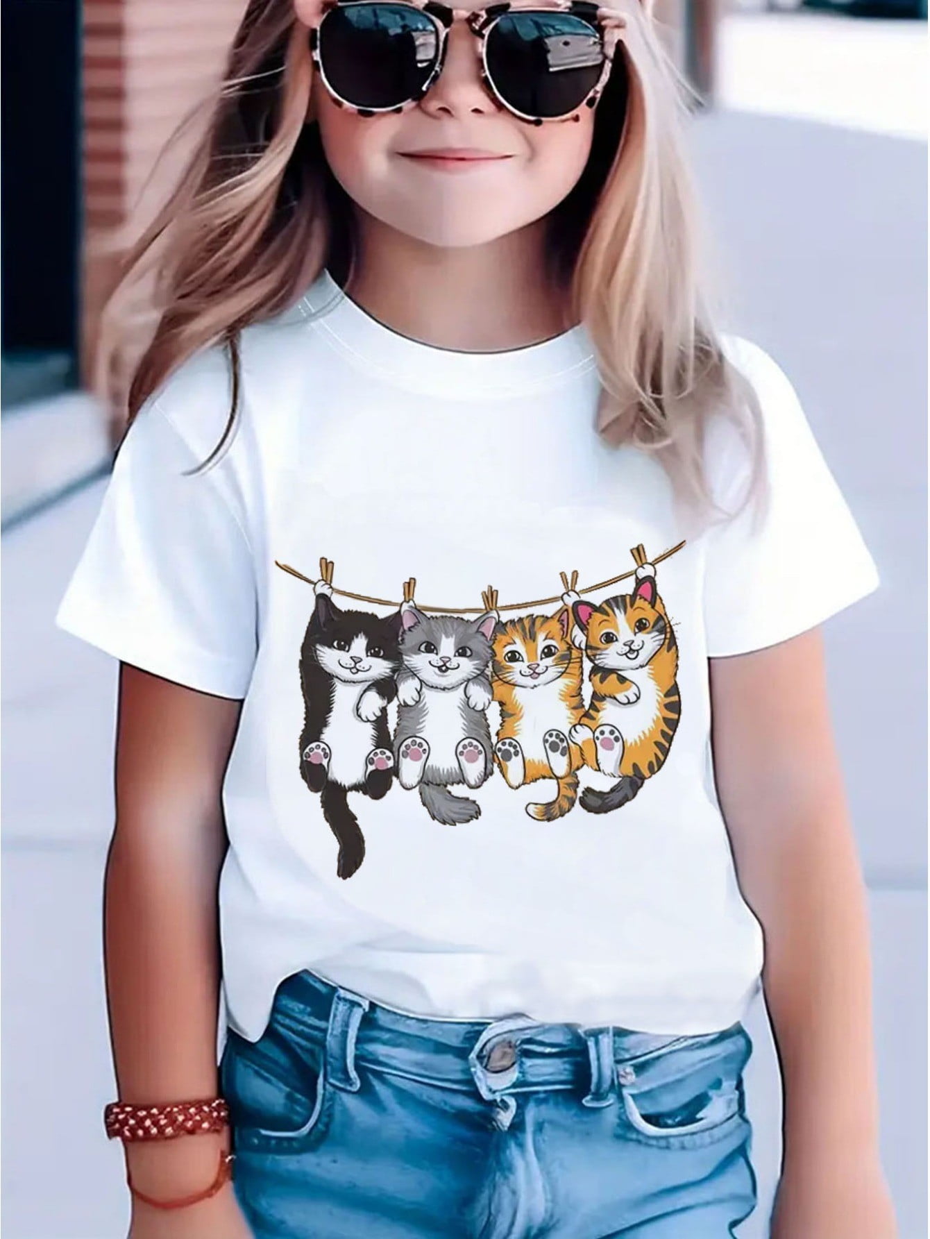 Fashionable Summer Short-Sleeve T-Shirt Featuring a Funny Cartoon Cat ...