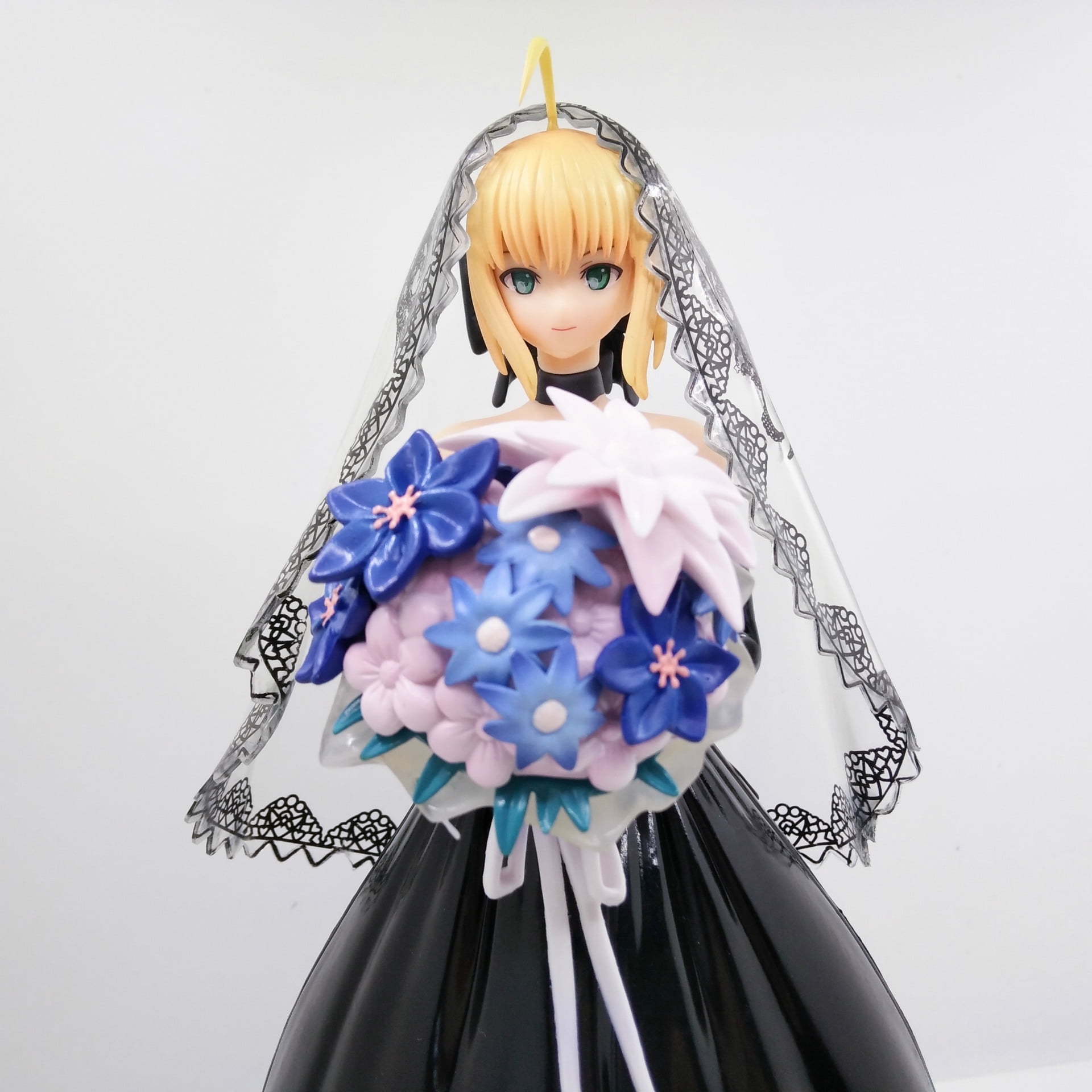 Fate/stay night Saber (Black Wedding Ver) Character Anime Model Statue ...