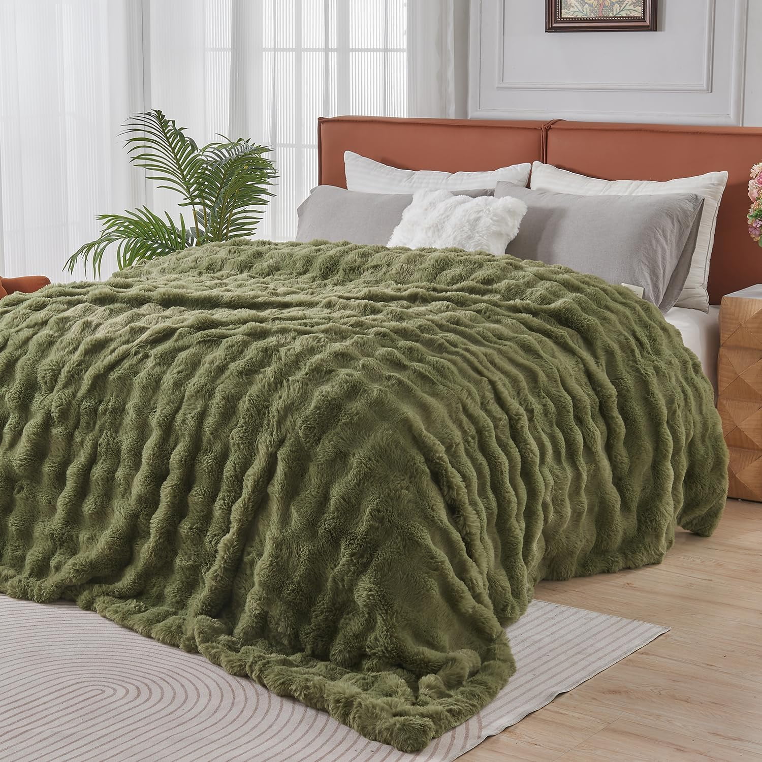 Faux Fur Blanket Dark Green- Big Bubble Rabbit Fluff King Blanket for ...