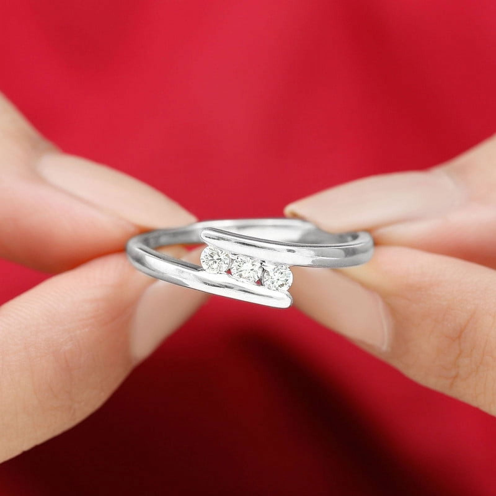 Faux Jewel Round Cut 1.60 Ct VVS1/D Lab Created Simulated Diamond Ring ...