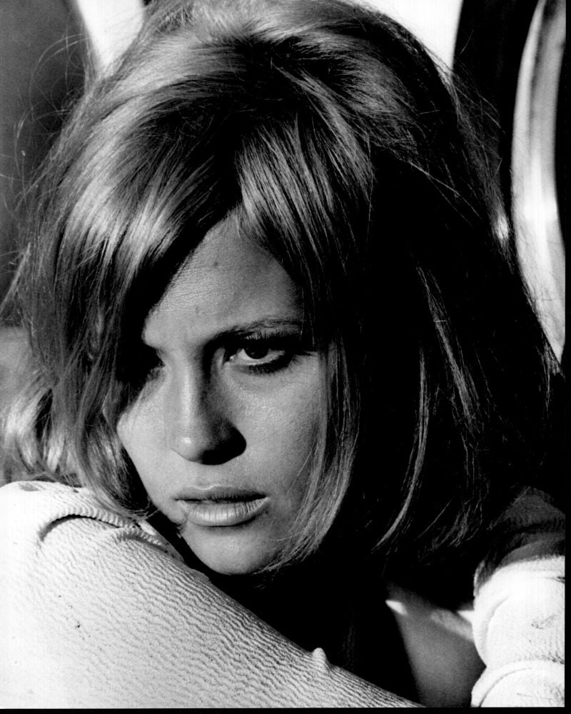 Faye Dunaway Headshot In Bonnie And Clyde Black And White Photo Print (8 x 10) - Item # MVM56185 ...