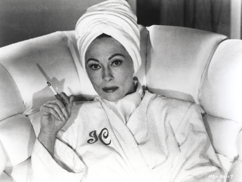 Faye Dunaway Holding Cigarette in Classic Photo Print (8 x 10) - Walmart.com