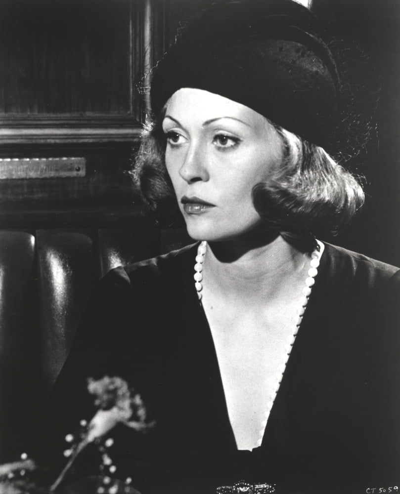Faye Dunaway in Black Top and Black Hat Photo Print (24 x 30) - Walmart.com