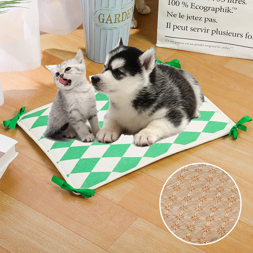 Feelers Pet Sleep Mat for Dogs and Cats, Soft Plaid Pattern All-season ...