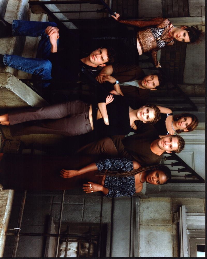 Felicity Cast On Stoop Photo Print (8 x 10) - Item # MVM58296 - Walmart.com
