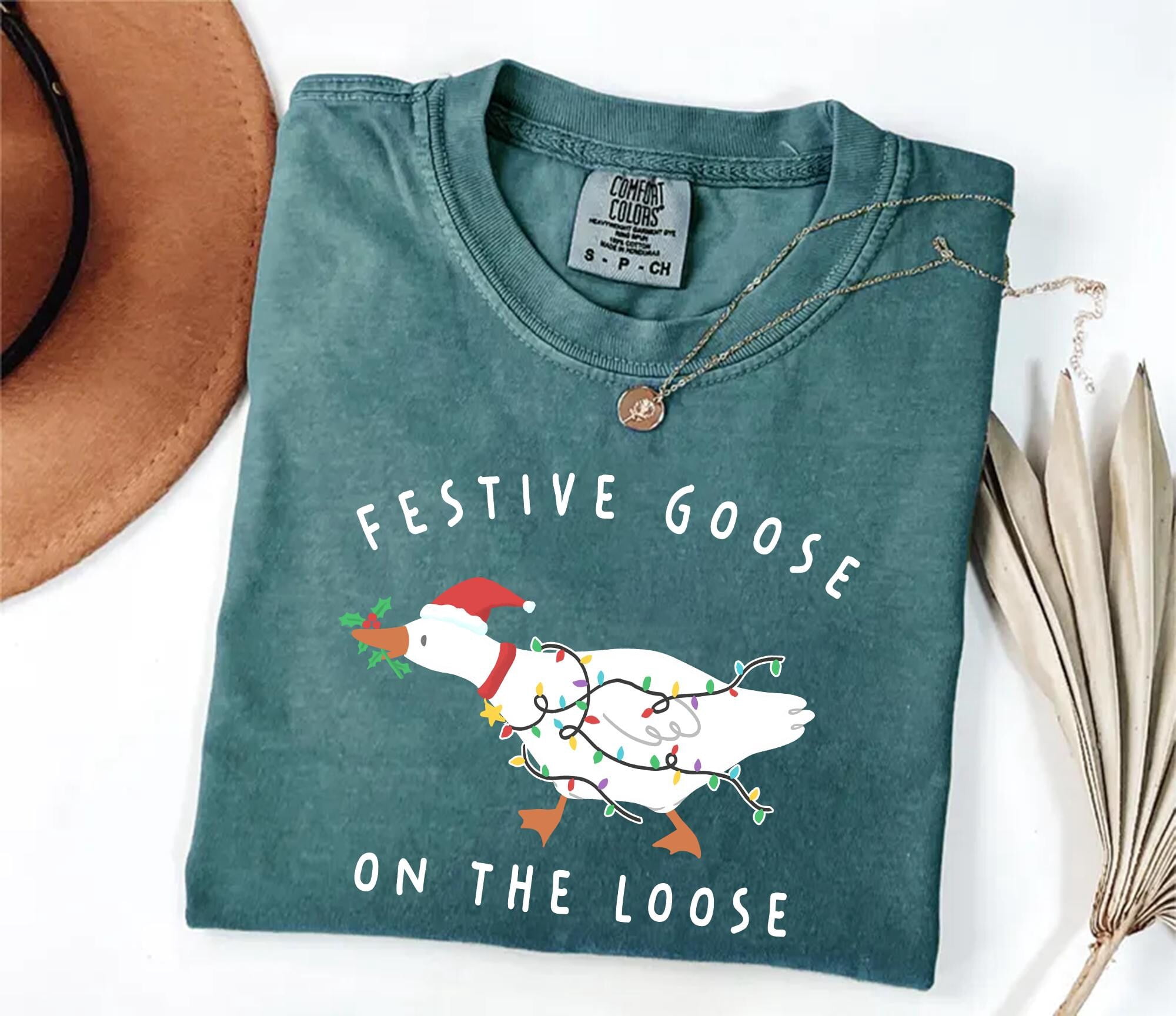 Festive Goose on the Loose Christmas Funny Goose Holiday TeeCute Xmas ...
